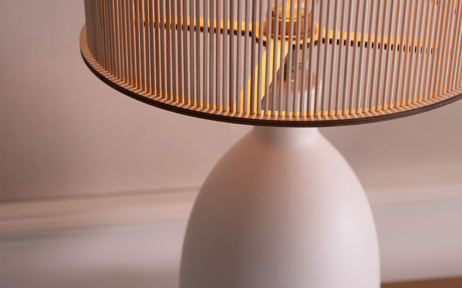 Artus - Kurv Table Light | Tom Raffield